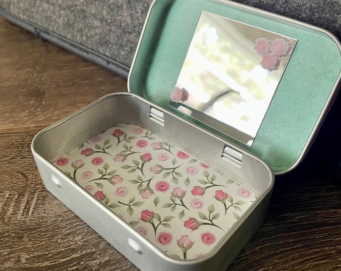 TIN WALLETS Tiktok Trend Metal Coquette Aesthetic / Kawaii / Fairycore ...