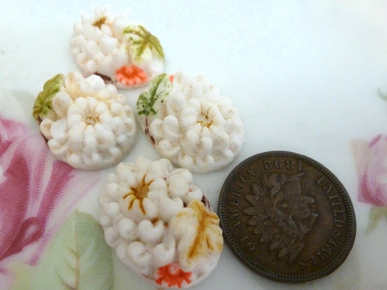 1 Adorable Opaque 60s Japan White Relief ROUND Flower Cab Stone, 19.5mm ...