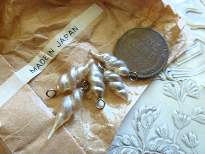 4, 8, 50 or 100 Shabby, Vintage Japan Pearl Haskell TWIST Drops, Wired ...