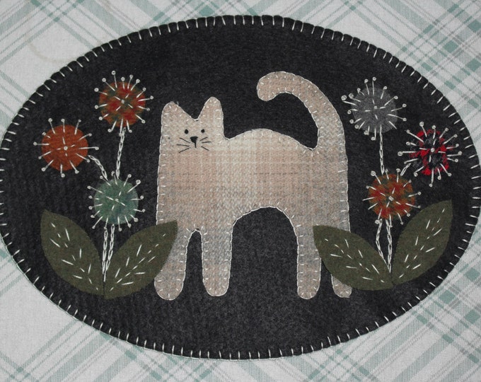 Penny Rug KIT- Pre-cut Wool Applique Kit - Molly's Kitten - Etsy