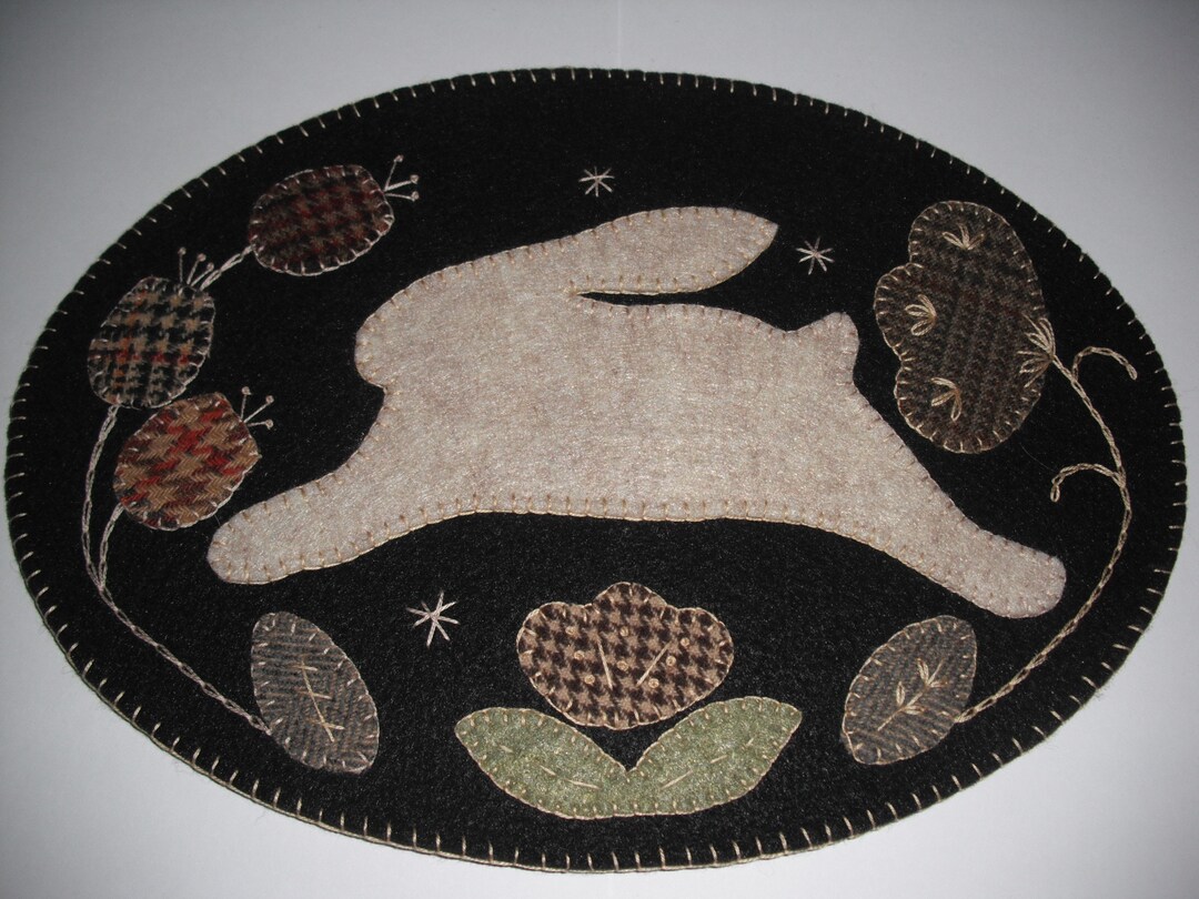 Pre-cut Penny Rug KIT Eli's Rabbit Primitive Candle Mat wool Applique ...