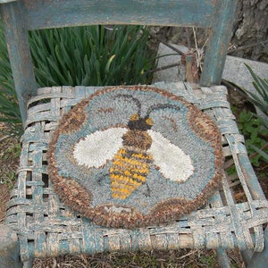 PAPER PATTERN - Honey Bee Hooked Chairpad - From Notforgotten Farm - Etsy