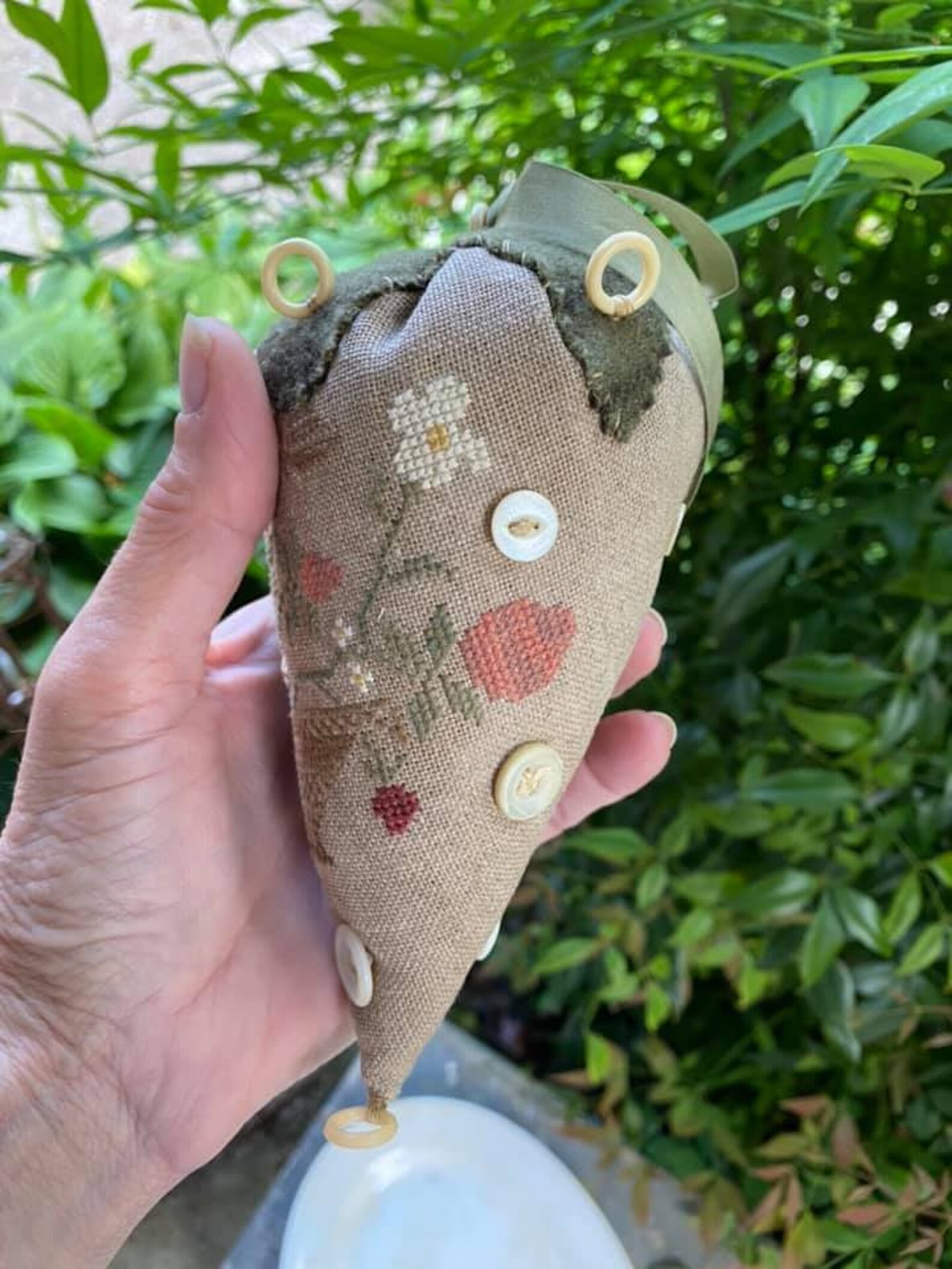 Sewing Strawberry Pinkeep ~ Paper/mailed Cross Stitch Pattern ~ From ...