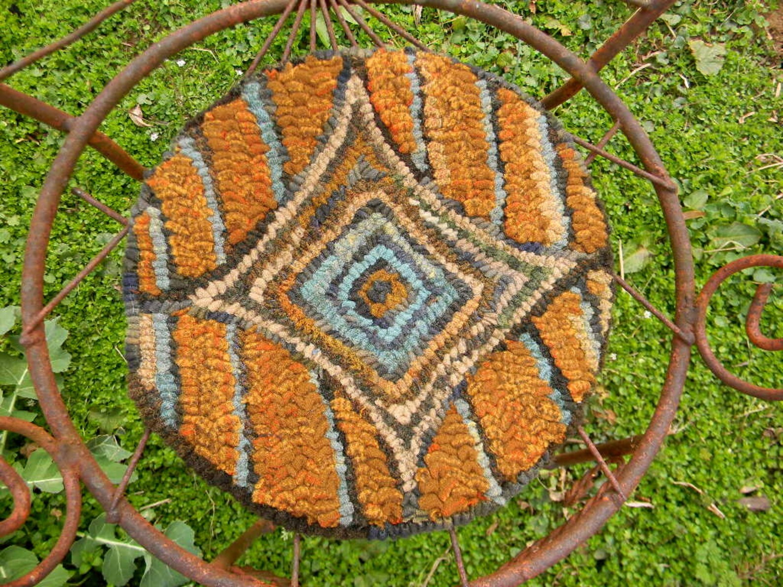 Birdseye Rug Hooking Pattern DF From Notforgotten Farm™ - Etsy