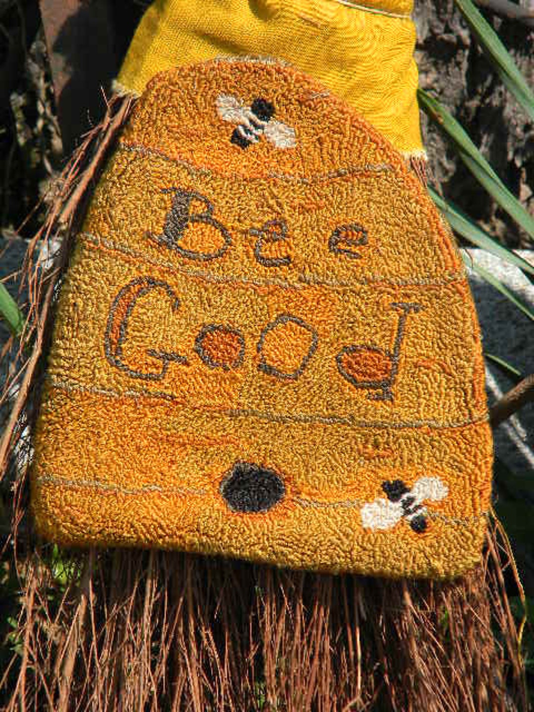 Punch Needle Pattern - BEE GOOD. - From Notforgotten Farm - Etsy