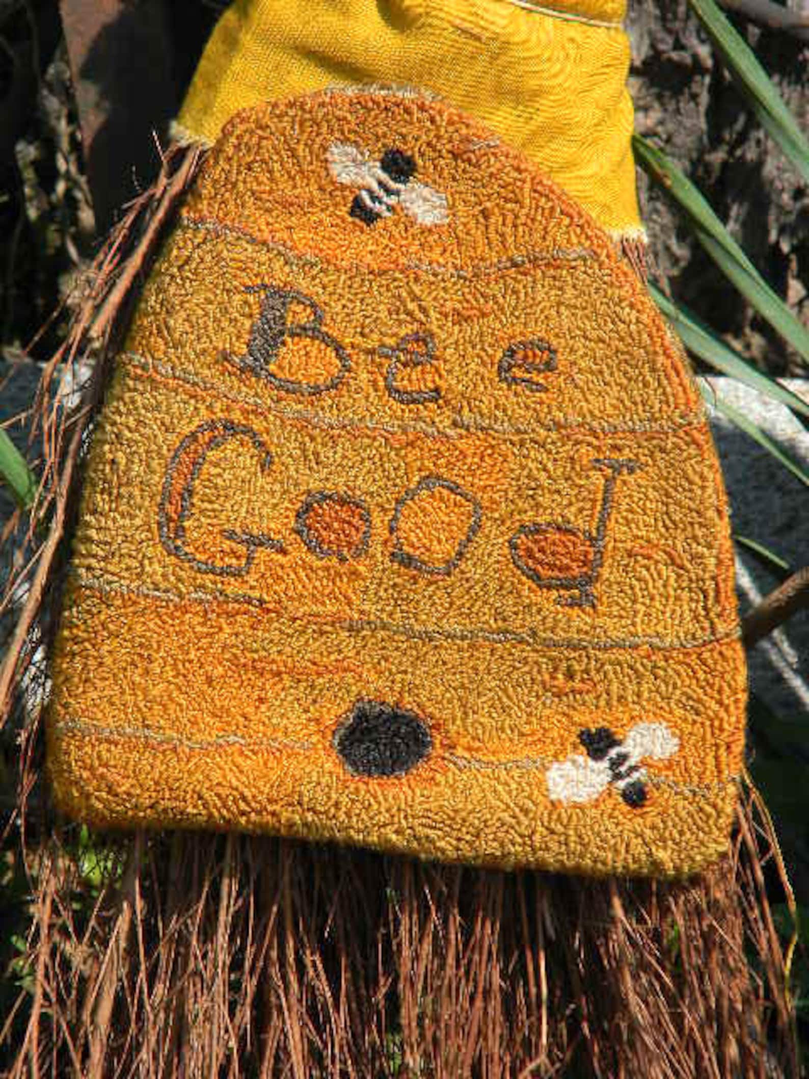 Punch Needle Pattern BEE GOOD. from Notforgotten Farm | Etsy