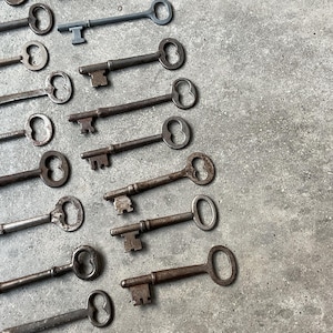 Vintage Skeleton Keys Authentic Primitive Antique Key Memorabilia - Etsy