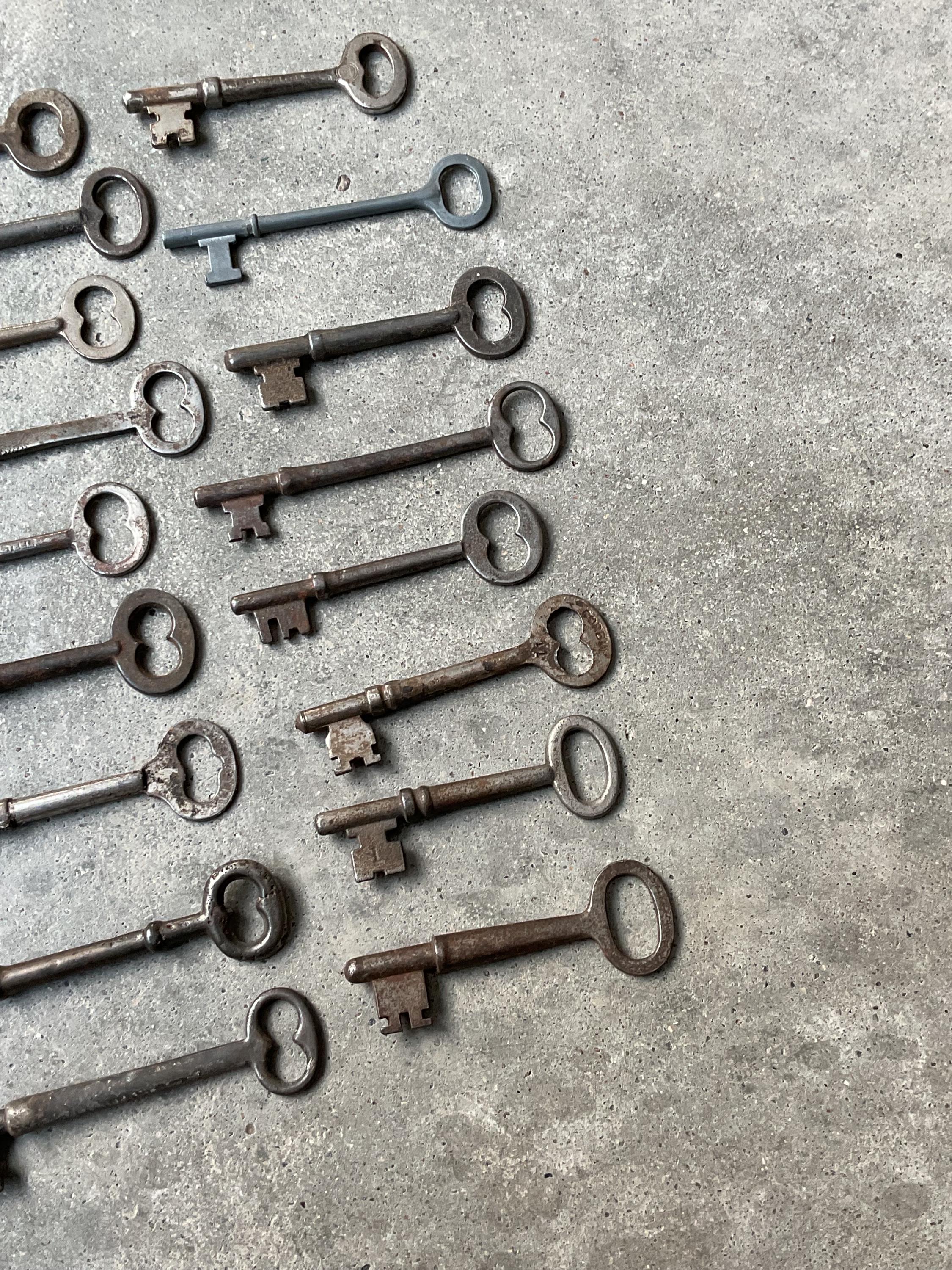 Vintage Skeleton Keys Authentic Primitive Antique Key Memorabilia - Etsy