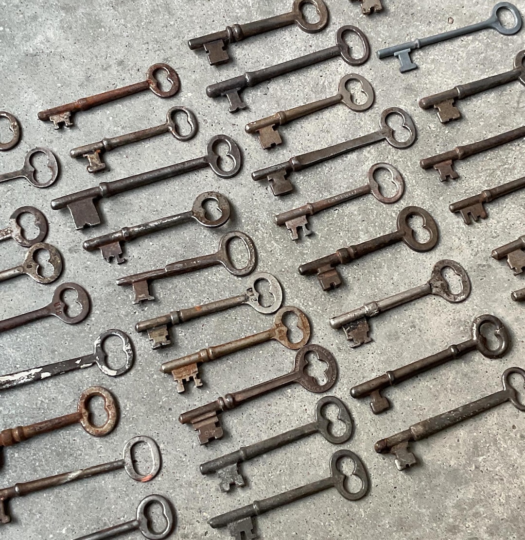 Vintage Skeleton Keys Authentic Primitive Antique Key Memorabilia - Etsy