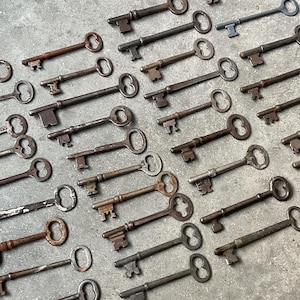 Vintage Skeleton Keys Authentic Primitive Antique Key Memorabilia - Etsy