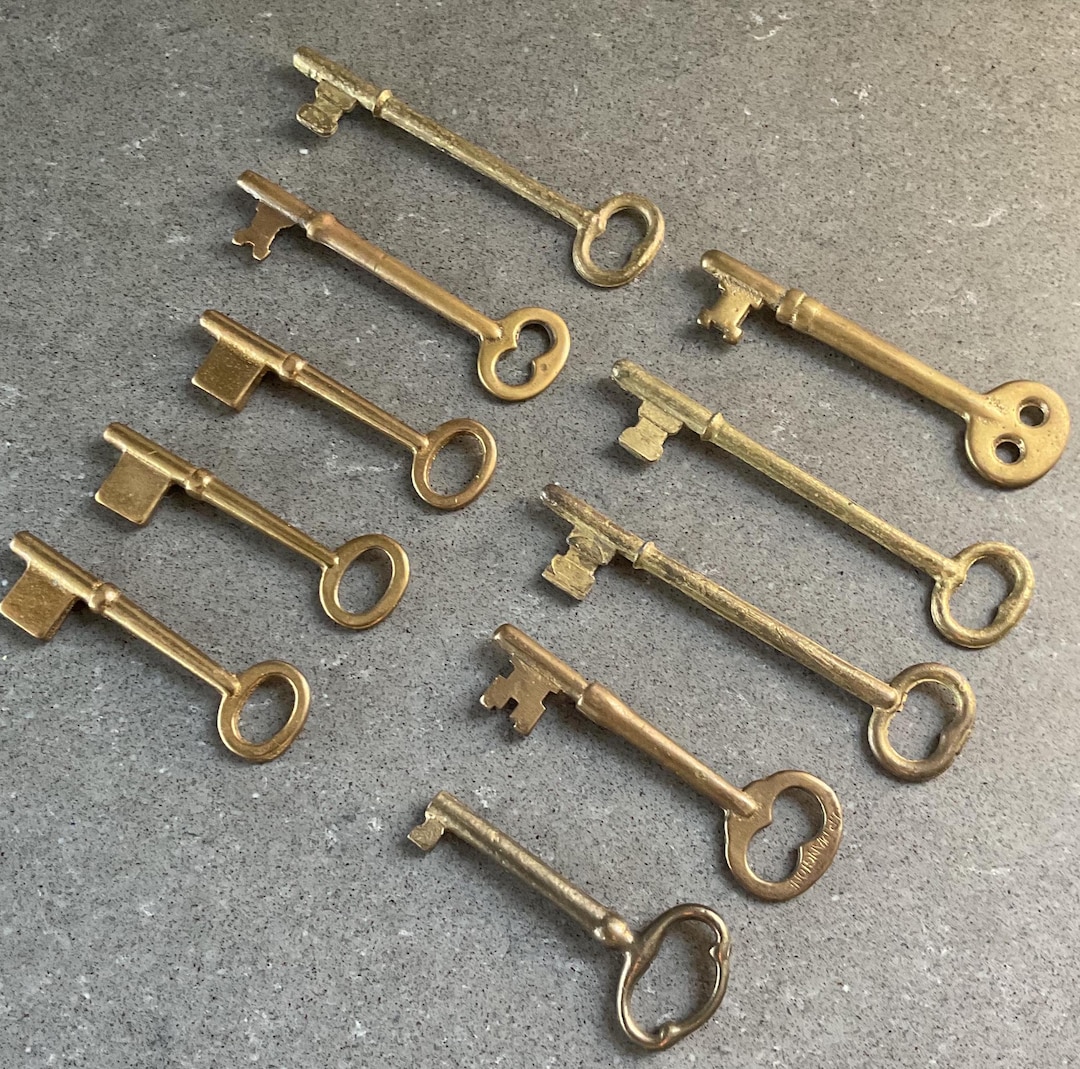 Brass Vintage Skeleton Keys Authentic Primitive Antique Key Memorabilia ...