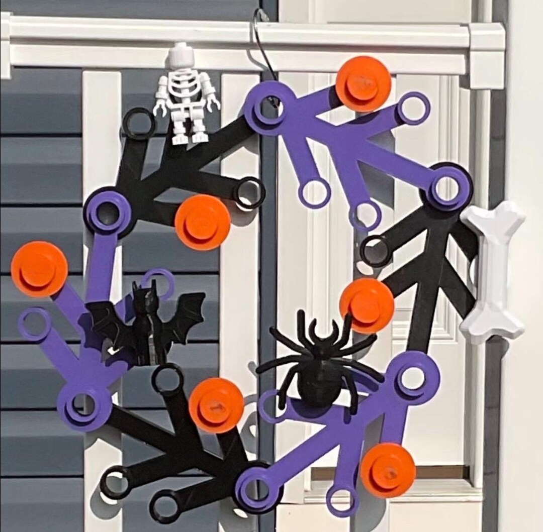 3D Printed Spooky Brick Wreath - Etsy