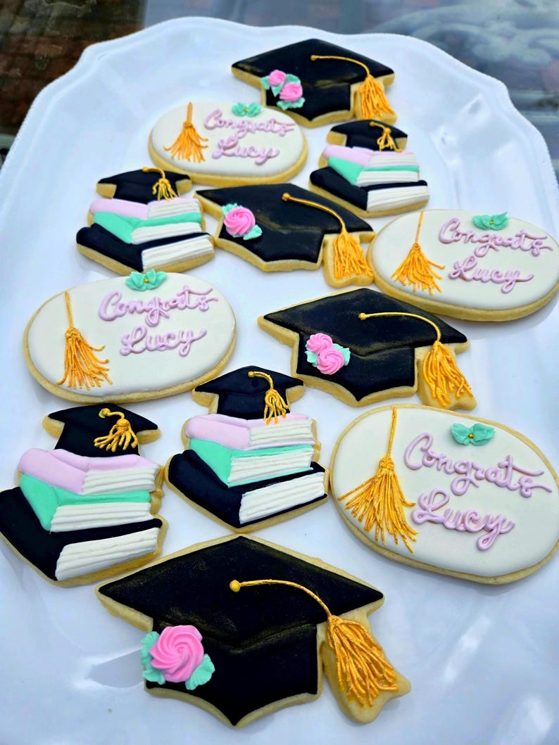 Graduation Desserts, Royal Icing Cookies for Class of 2026, Grad Cap ...