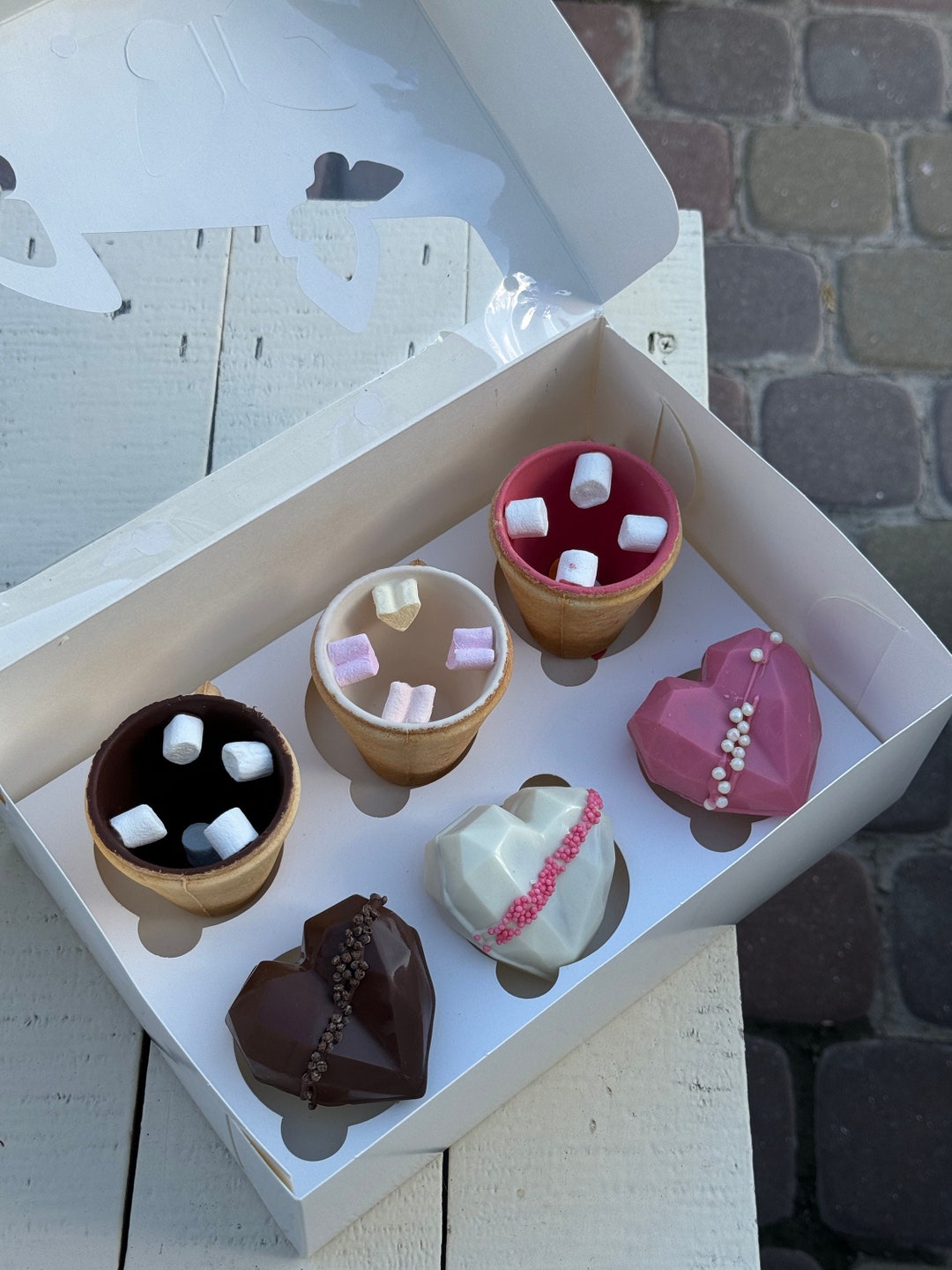 Edible Drink Cups and Chocolate Bomb Hearts Gift Set - Set of 6 ...