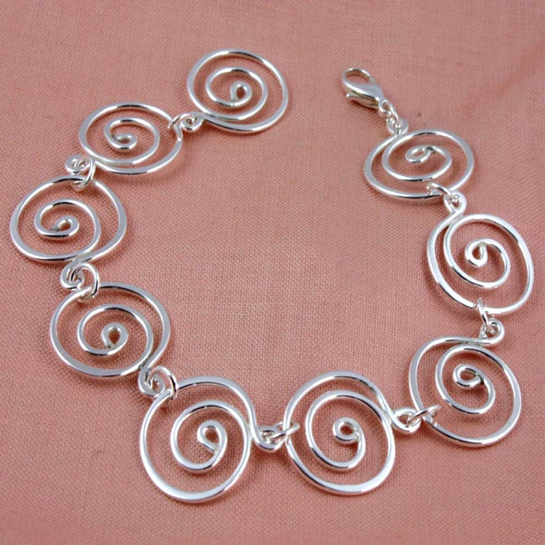 Maxi Swirl Bracelet - Etsy