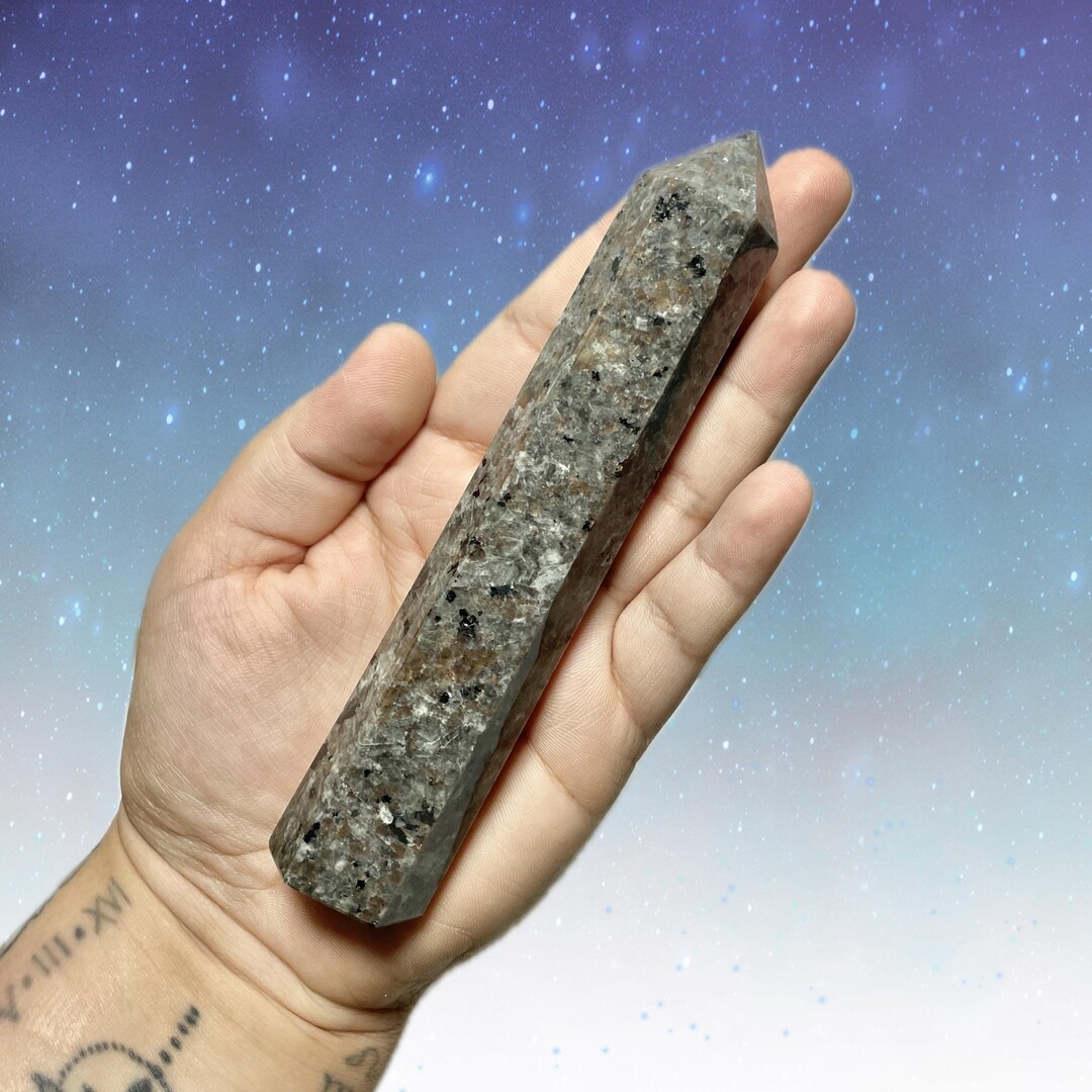 6" Yooperlite Crystal Point | UV Reactive Tower | Glows Under ...