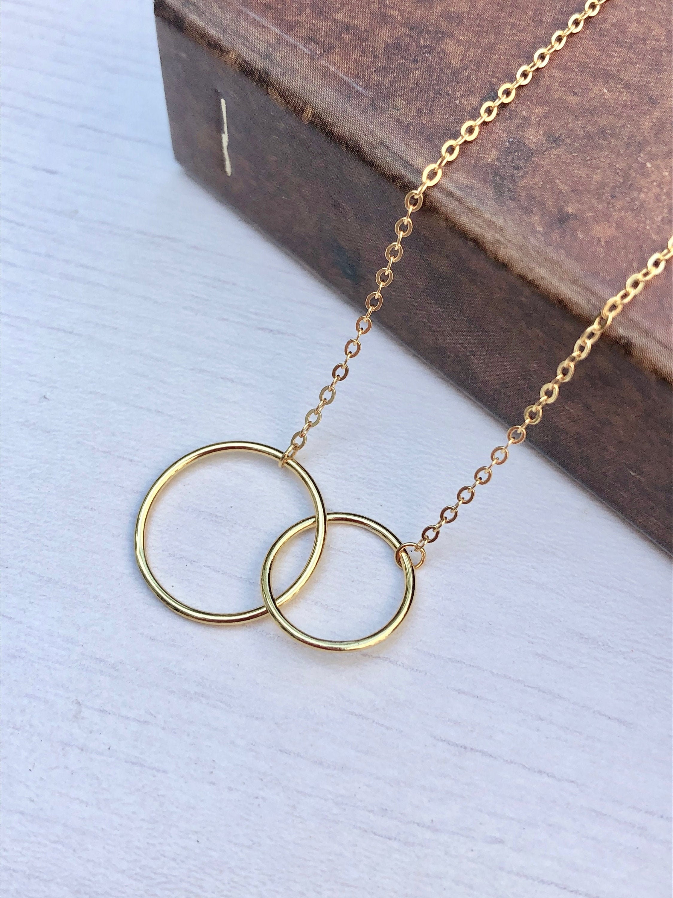 Mother and Daughter Necklace 2 Interlocked Circles Eternity Necklace Minimalist Layering Jewelry Two Circle Necklace Simple Gift for her Etsy