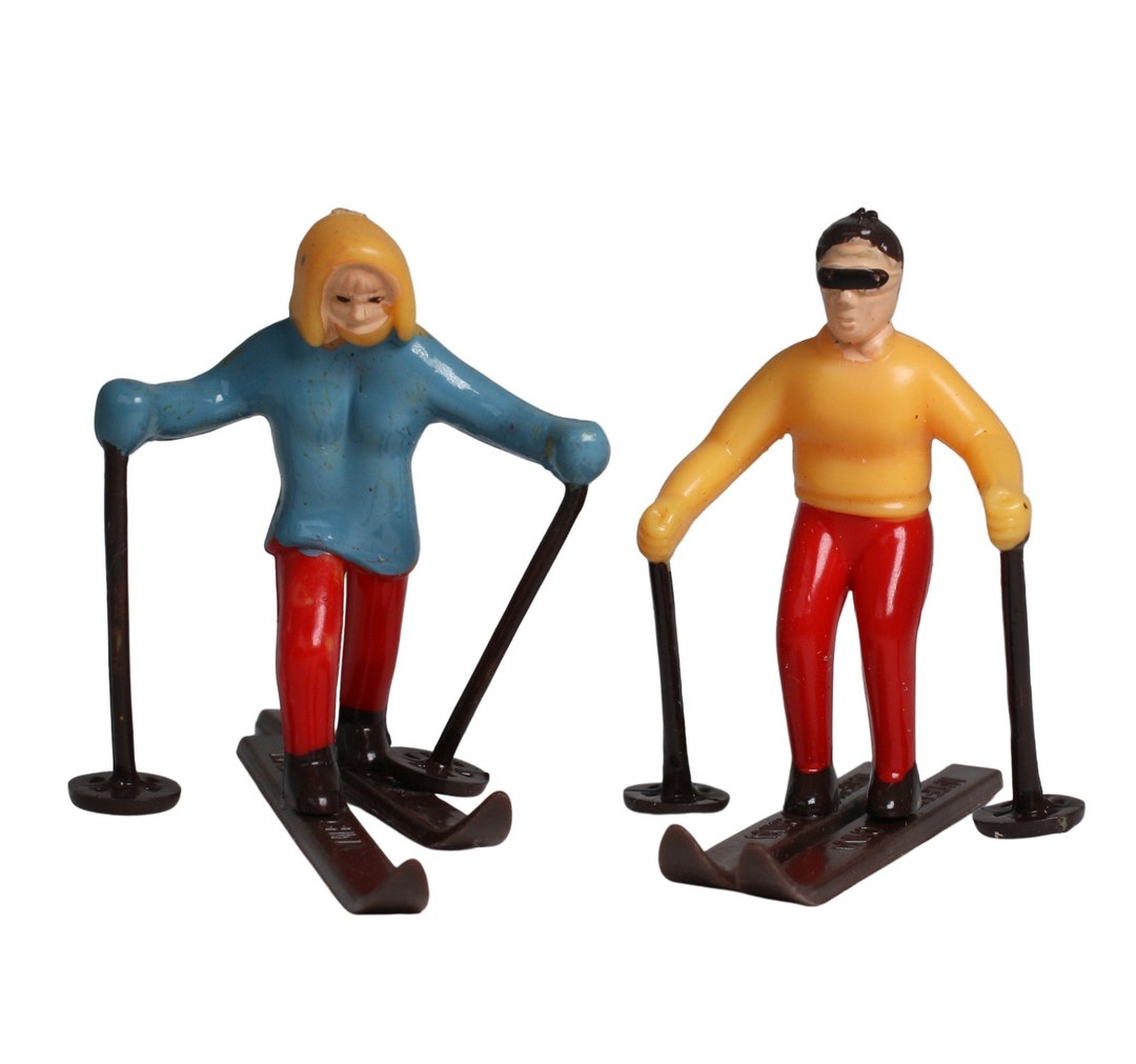 Retro Skiers Miniature Set of 2 | Dollhouse Figures | Model Railroading ...
