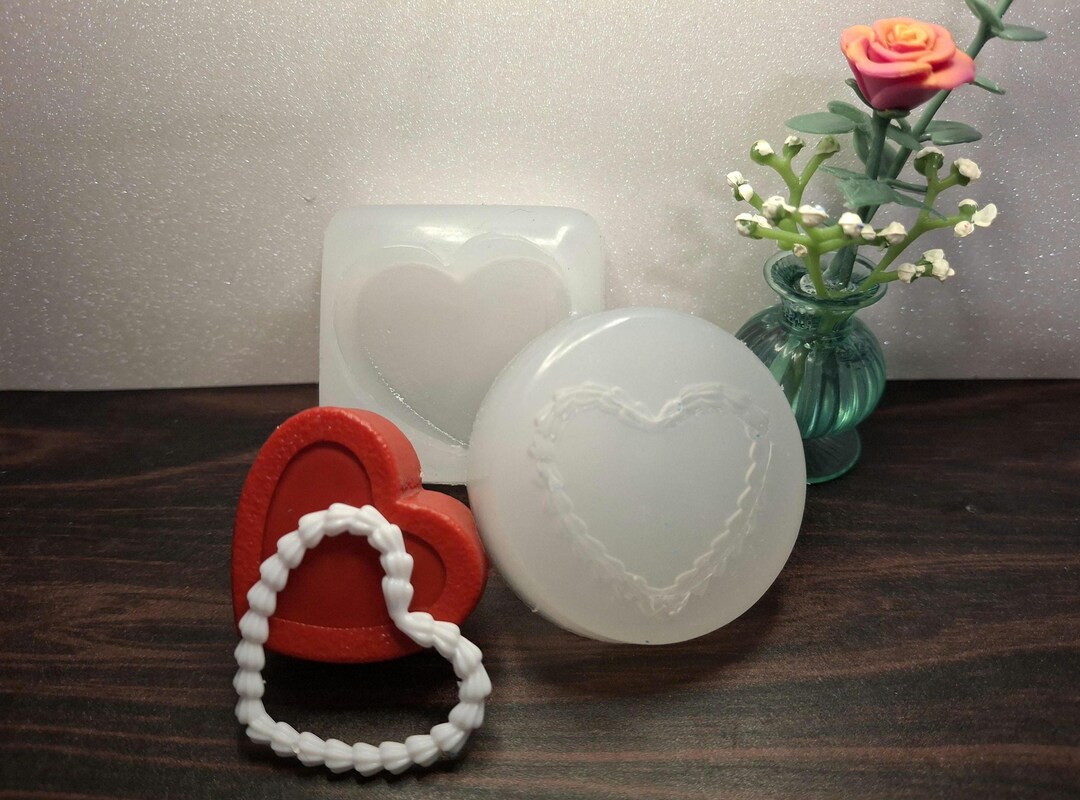 Miniverse Comparable Valentines Heart Cake and Icing Ring Silicone Mold ...