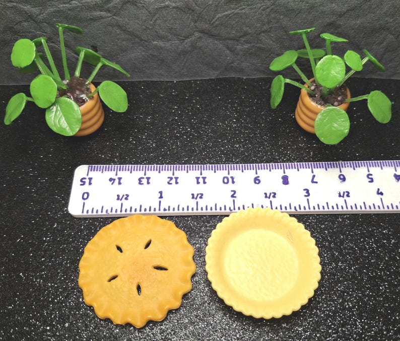 Apple Pie Silicone Mold – 1/6 Scale Miniature Food, Dollhouse Baking ...