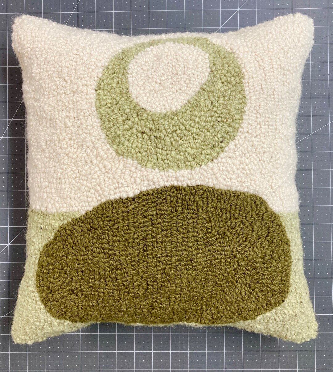 Modern Latch Hook Pillow - OLIVES - Etsy