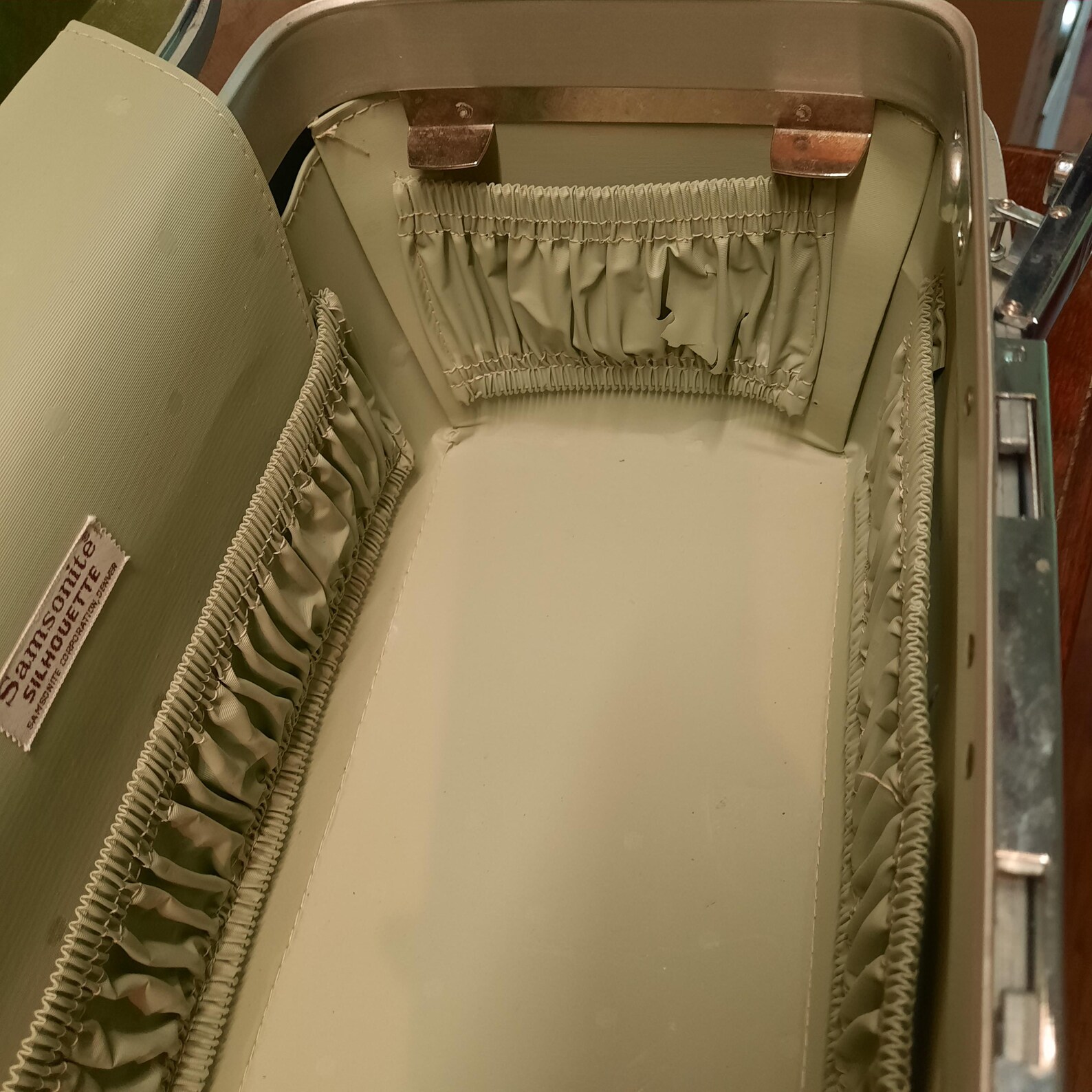 Vintage Samsonite Avocado Green Train Case, Overnight Case, Handheld ...