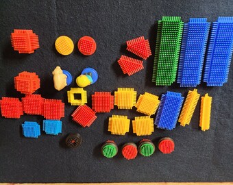 Playskool Bristle Blocks 64 Piece Set Vintage 1970's Toy Blocks Vintage ...