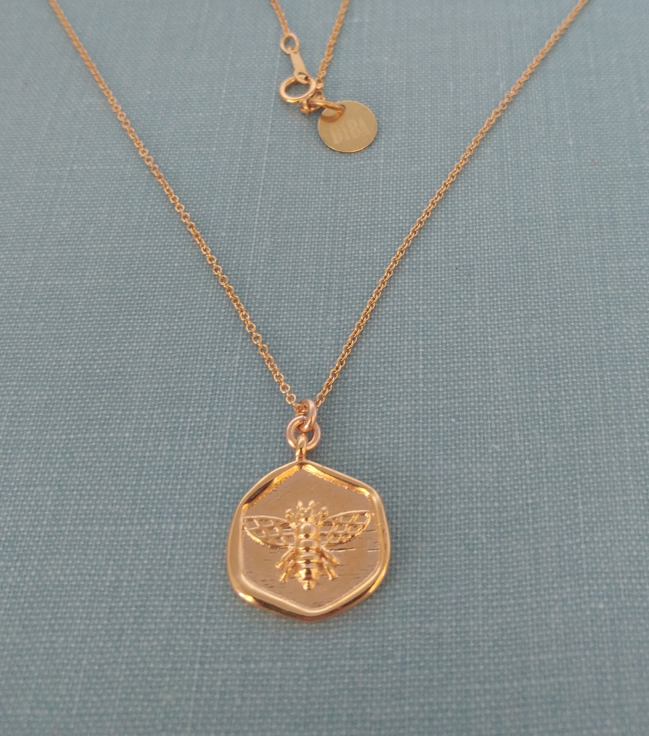 Bumble Bee Medallion Pendant Necklace 14kt Gold Filled Chain Round ...