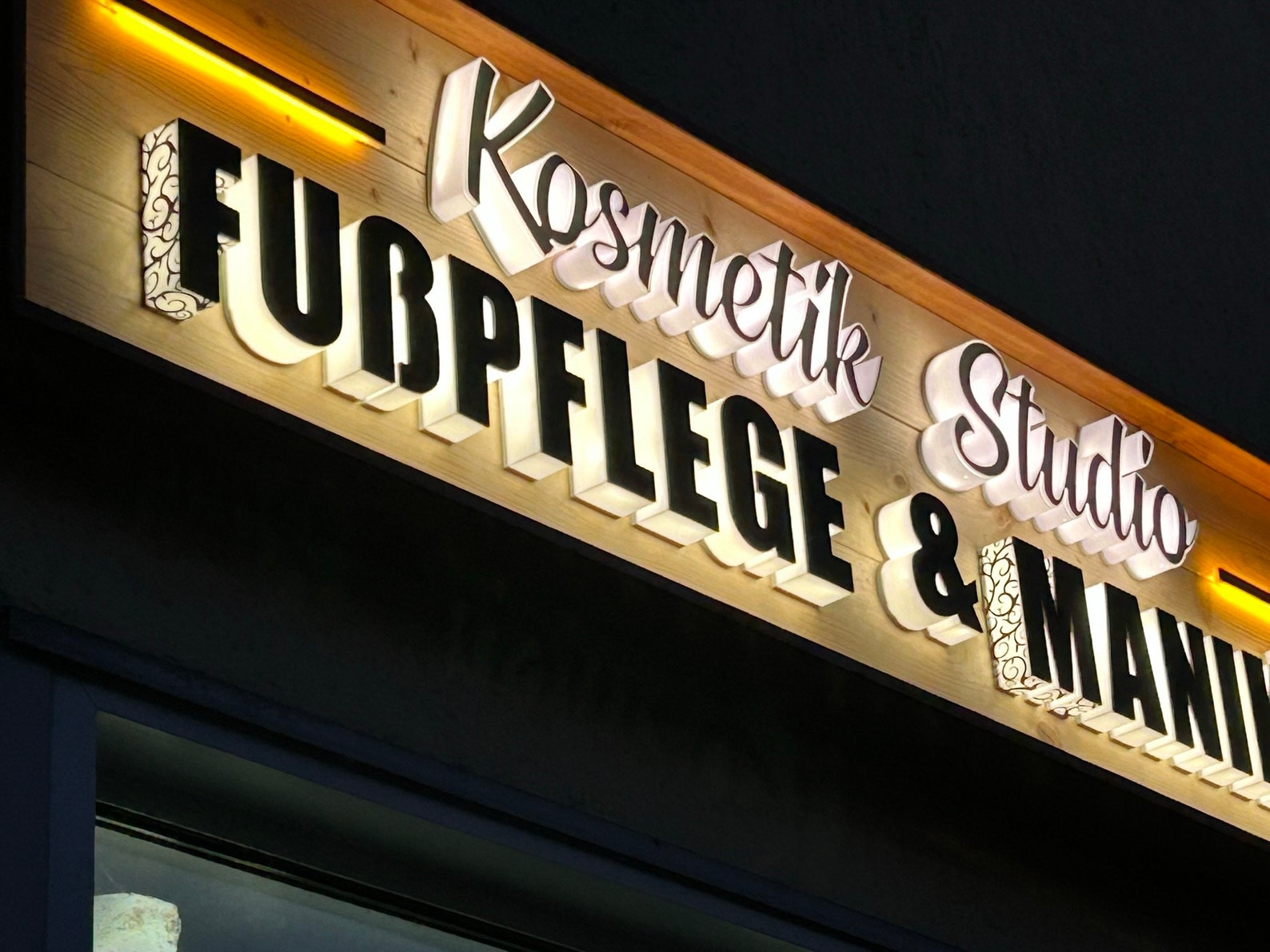 High-quality 3d-printed Channel Letters - Custom Large LED Letters for ...