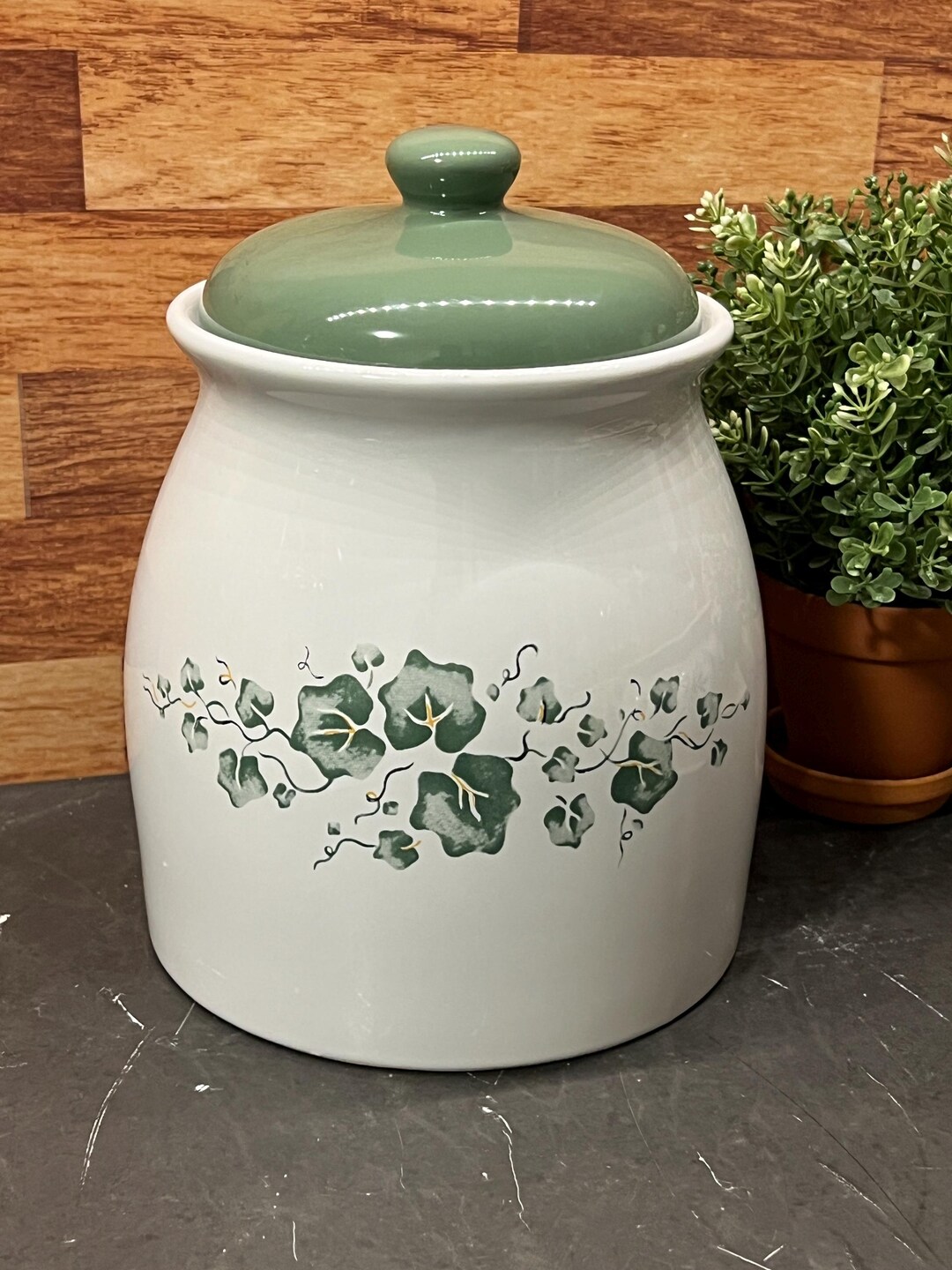 Callaway Ivy Cookie Jar – Corelle Style – Jay Import Company – 9.5” X 7 ...
