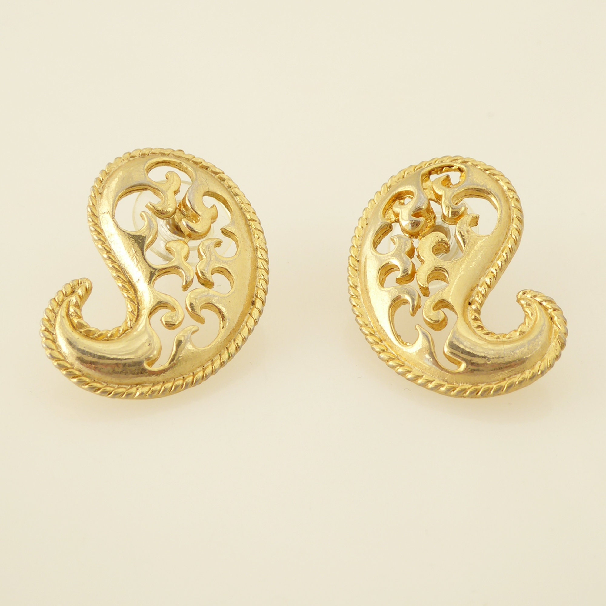 1990s Vintage Gold Paisley Cutout Apostrophe Chunky Weird Odd Retro ...