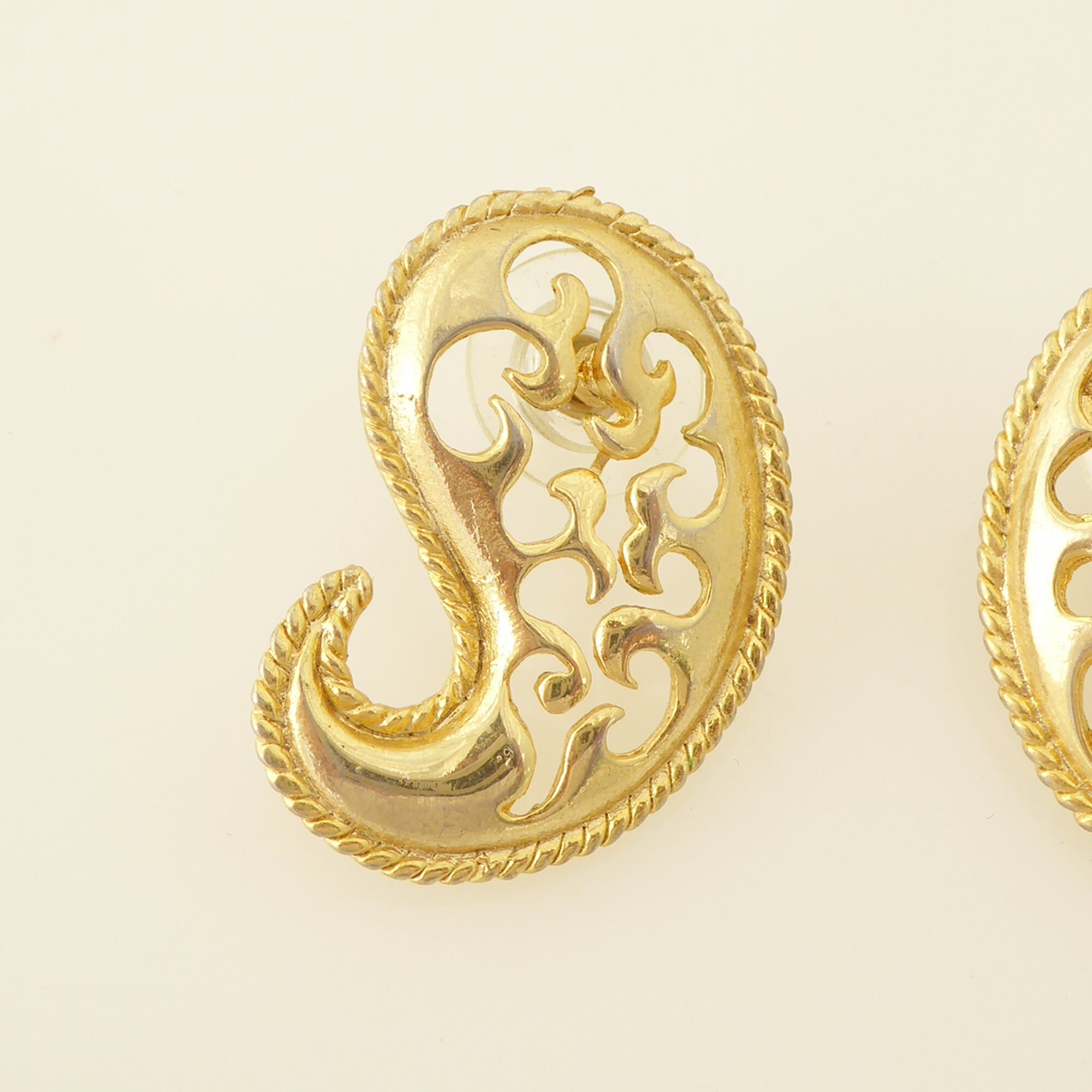 1990s Vintage Gold Paisley Cutout Apostrophe Chunky Weird Odd Retro ...