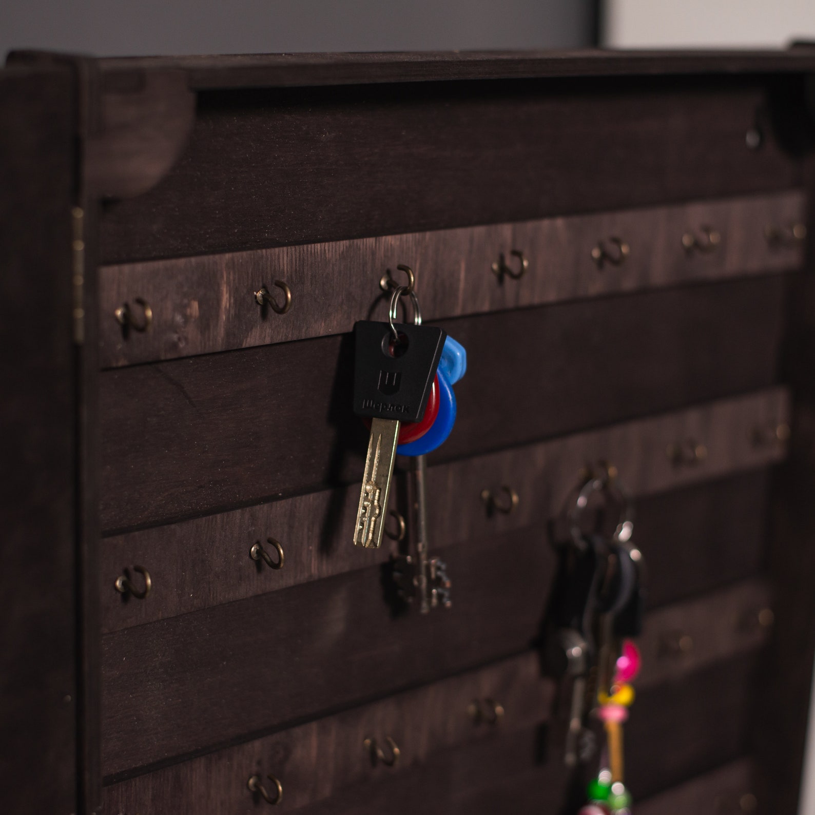 Key Holder for Wall Unique, Key Display Large, Key Cabinet for Wall ...