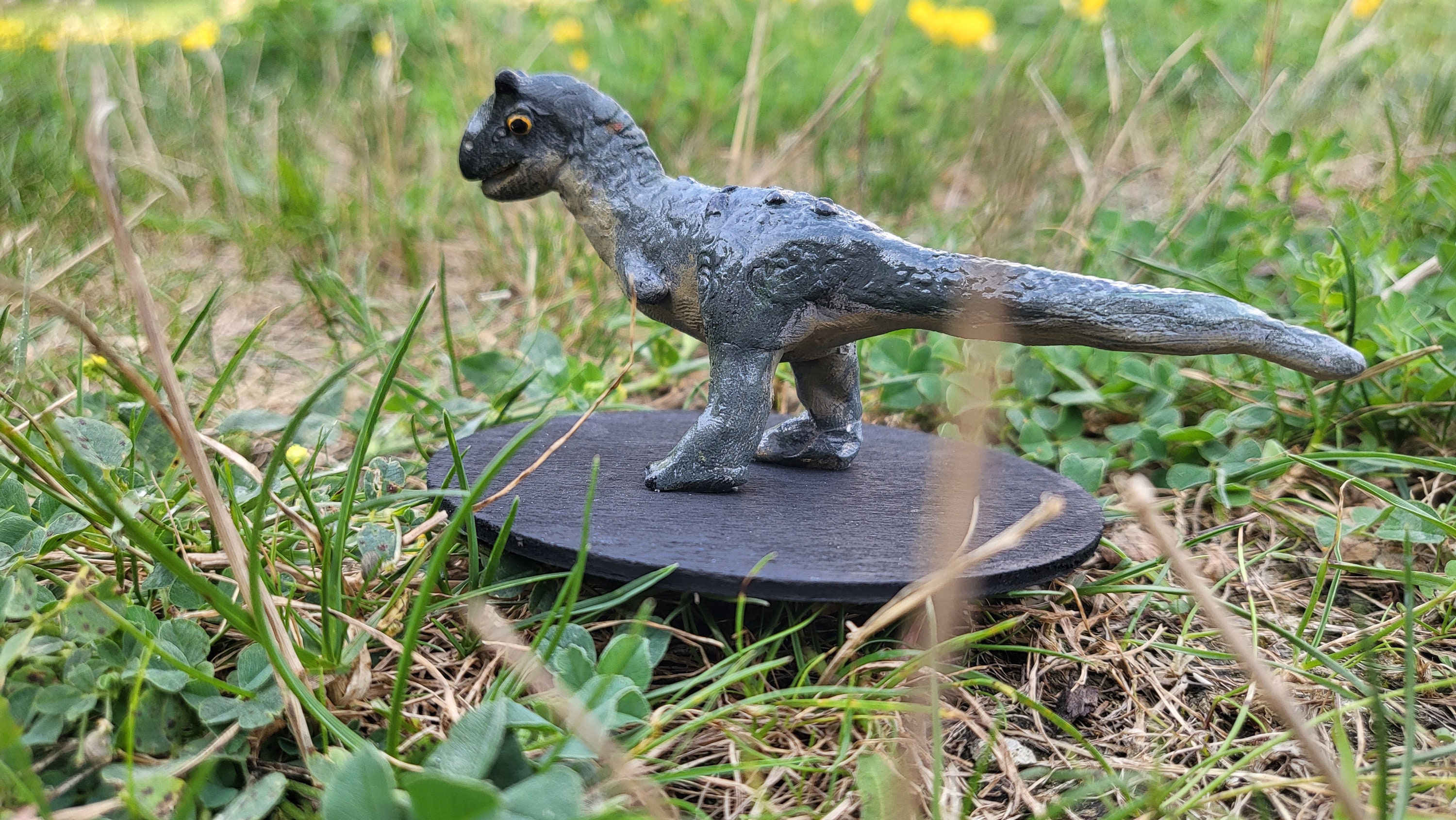 Gray Carnotaurus Sculpture | Clay Dinosaur Sculpture - Etsy