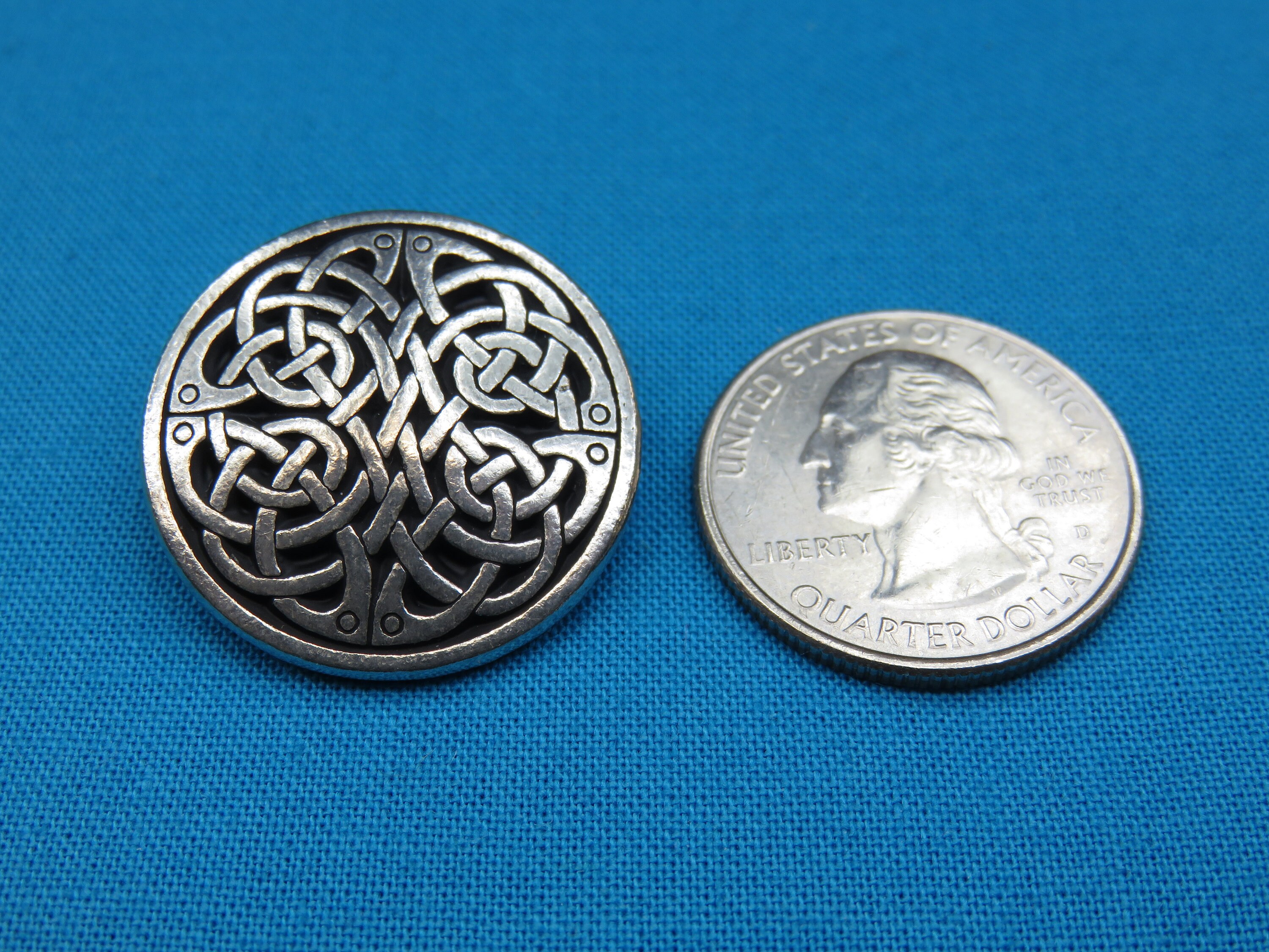 Celtic Knot Button 1 - Etsy