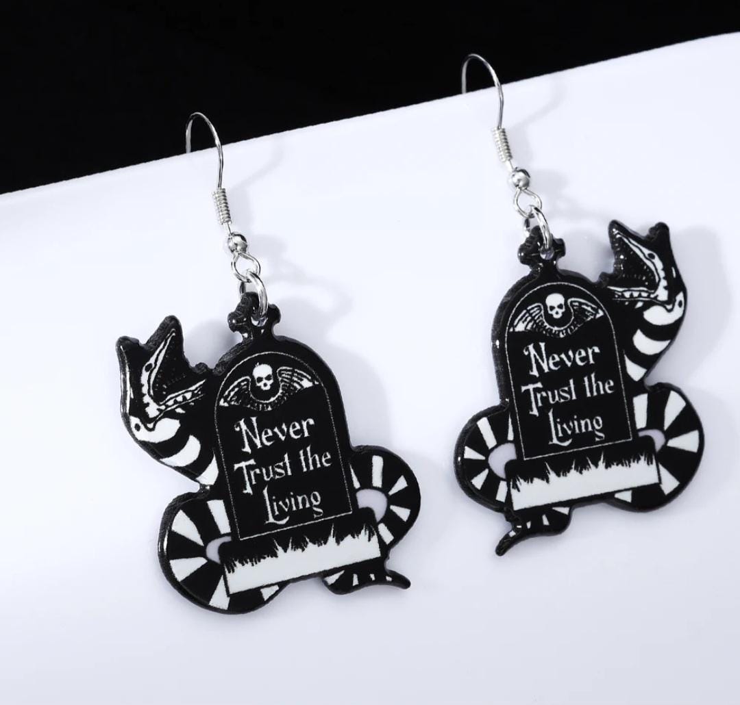 Beetlejuice Sandworm Never Trust the Living Dangle Drop Cosplay ...