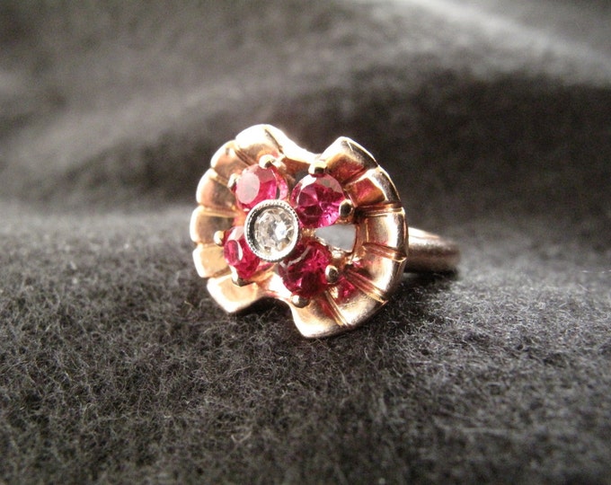 Vintage Diamond and Ruby Rose Gold Ring - Etsy