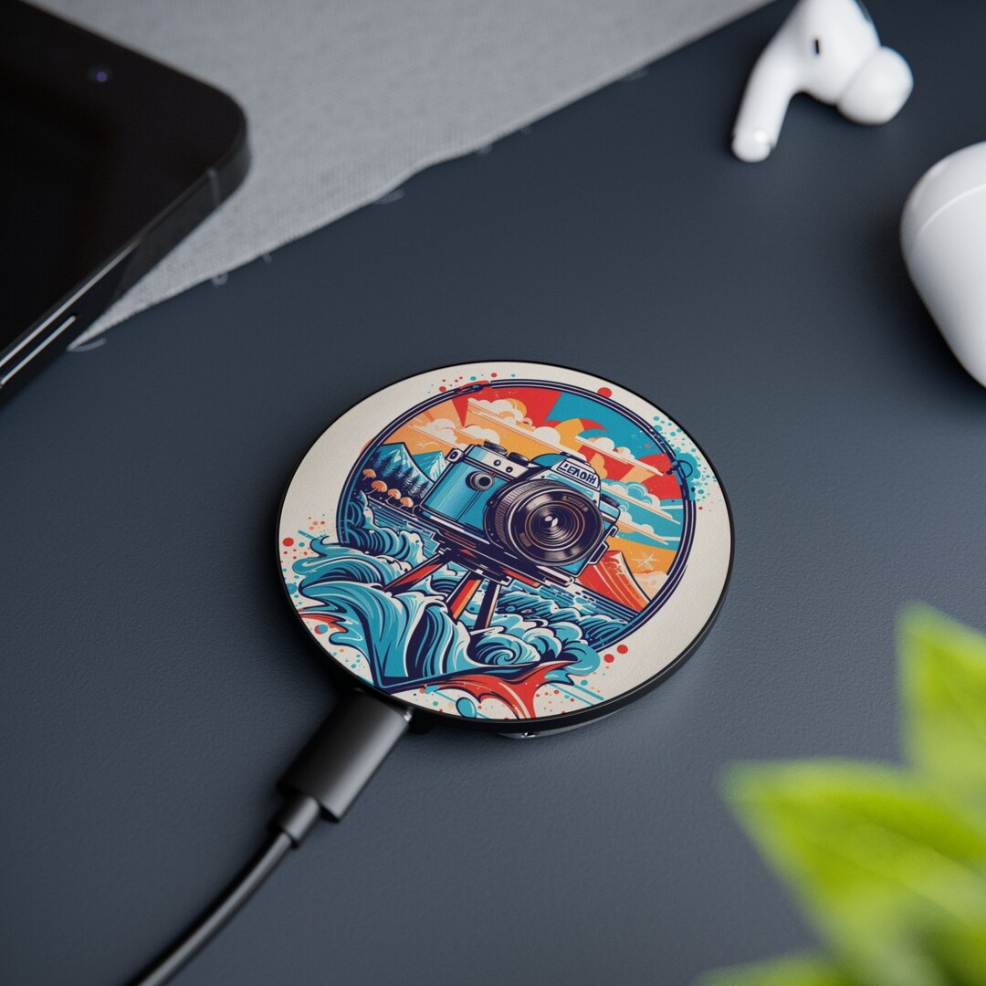 Retro Camera Wireless Charger Pad, Vintage Design Induction Charging ...