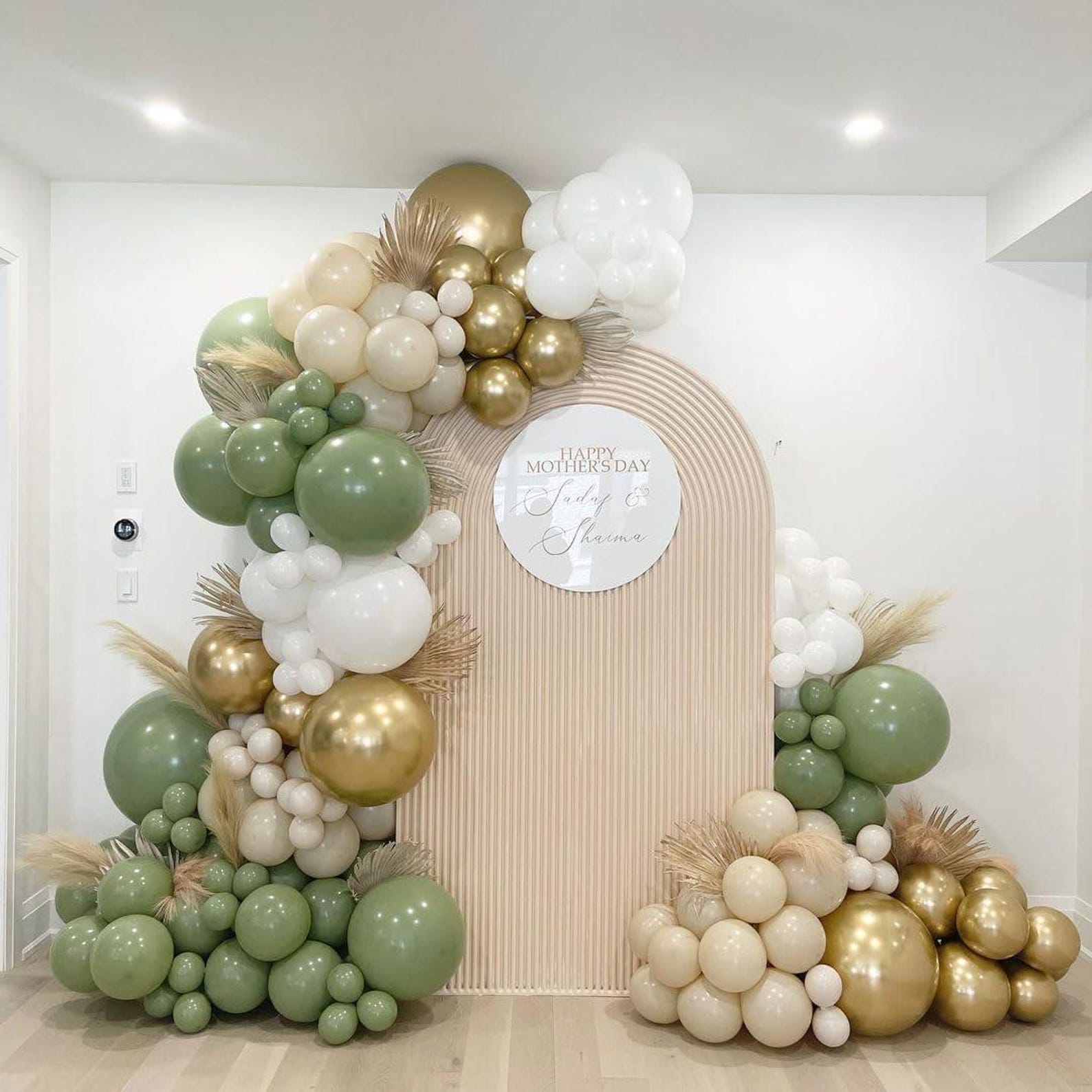 Sage Green Balloon Arch Kit: Sand White & Chrome Gold Garland (184 Pcs ...