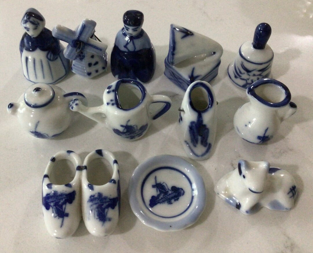 12 Delft Blue Mini Figurines - Etsy