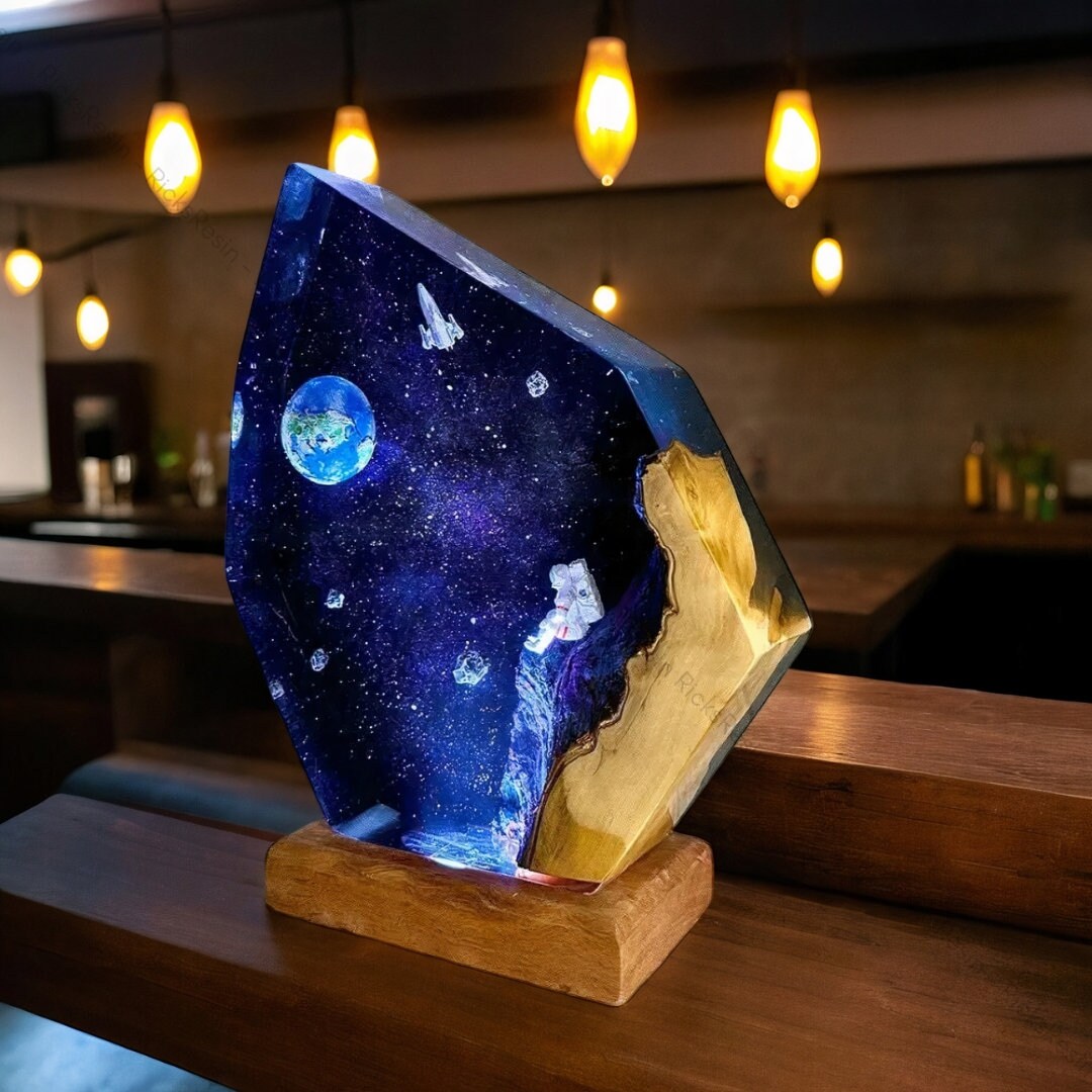 Astronaut Resin Night Lights Space Resin Lamp for Home Decor Space Exploring Unique Epoxy Lamp ...