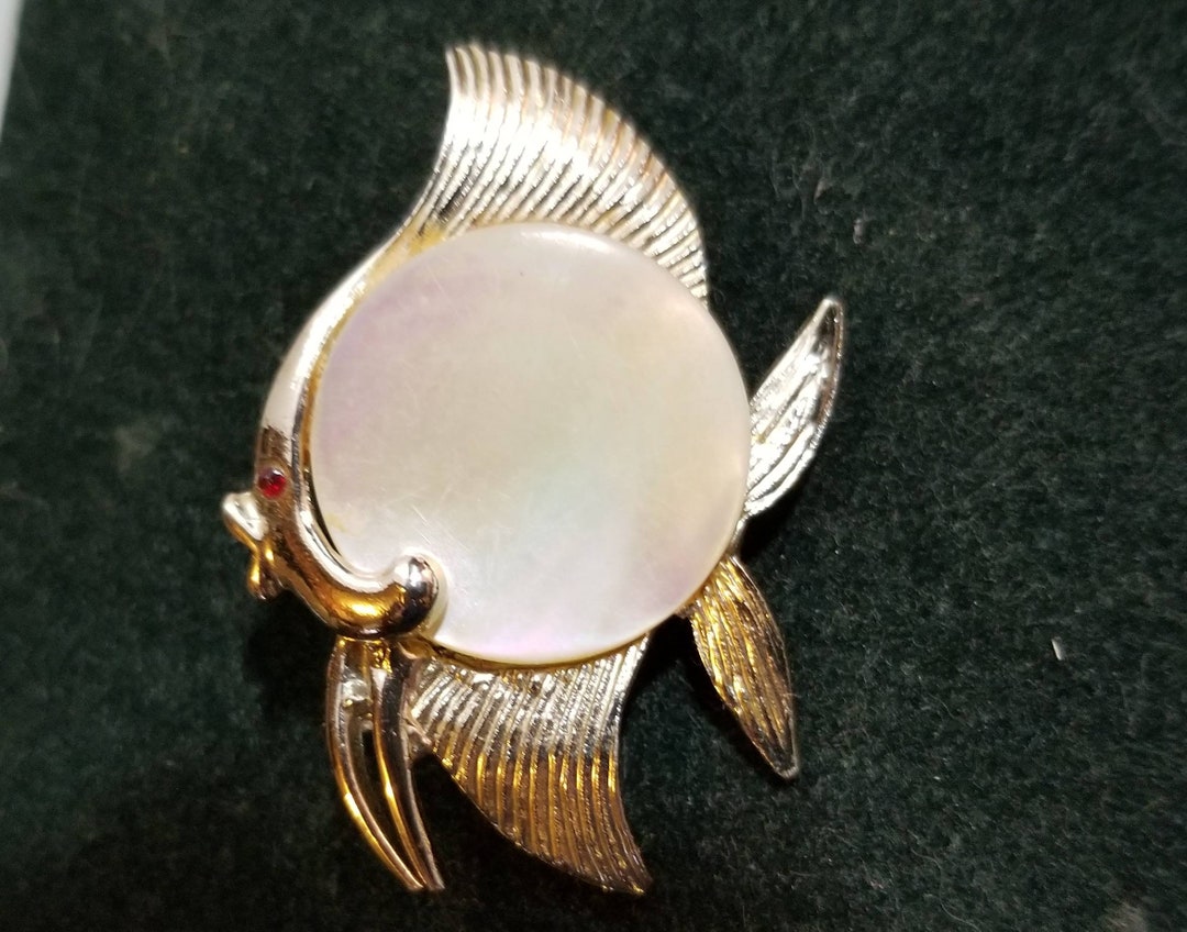 Boucher Unmarked MOP Angel Fish Pin Brooch Gold Tone Vintage - Etsy