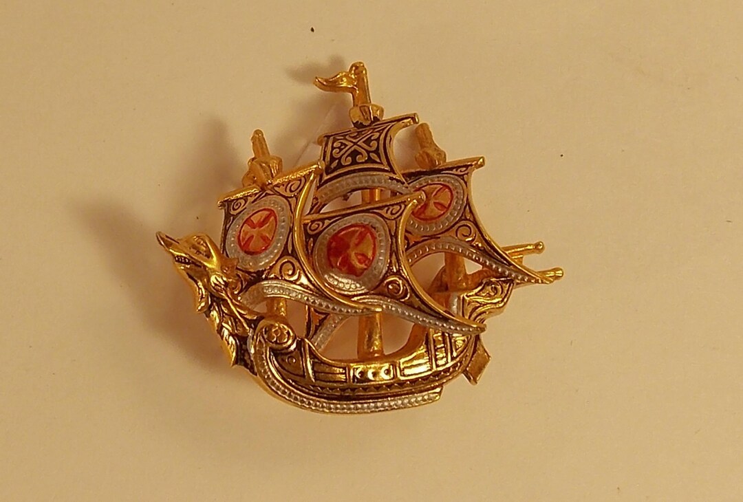 Spanish Galleon Damascene Ship Pin Gold W Red Flaring Sails - Etsy