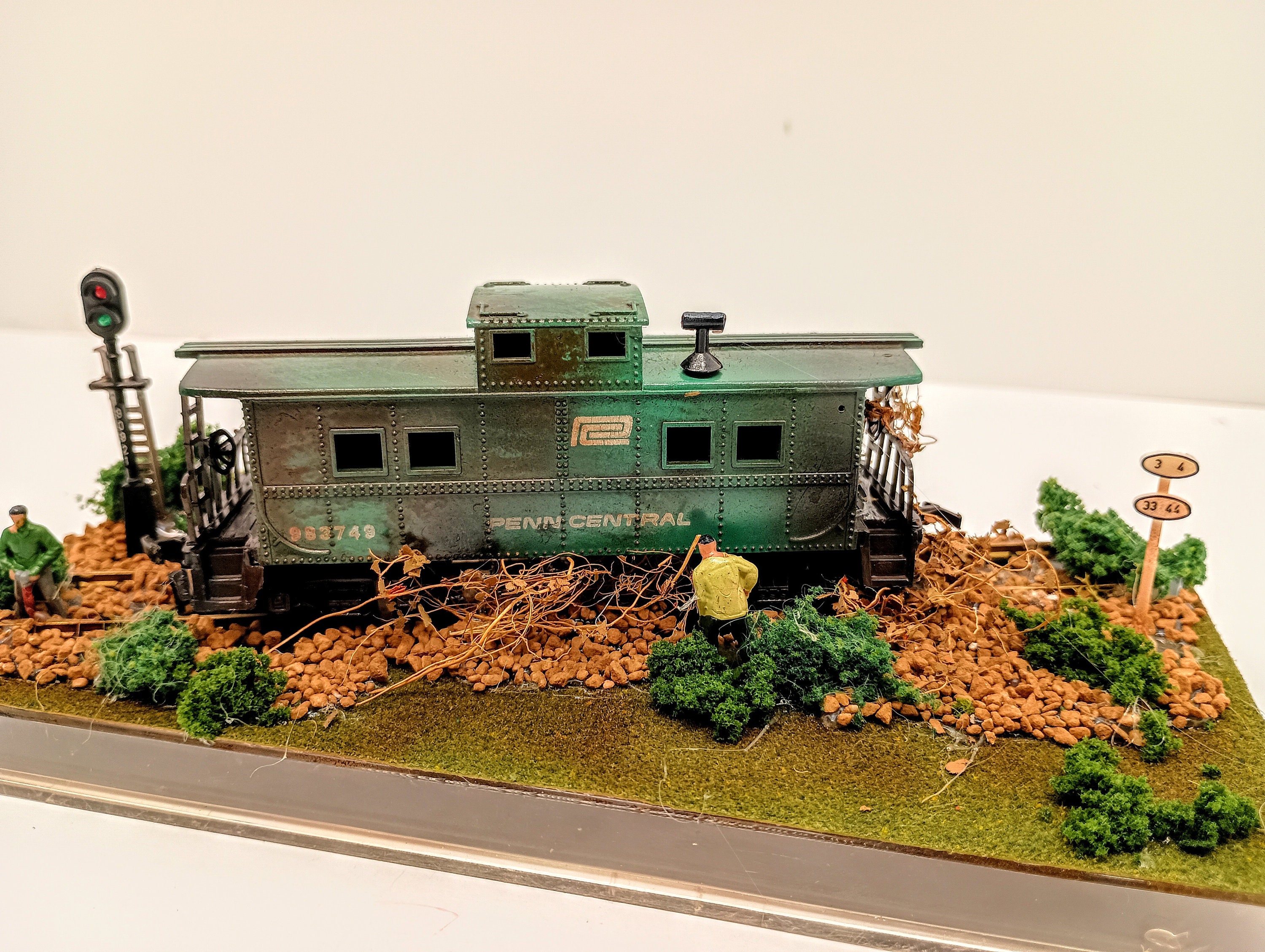 Penn Central Caboose Model Railroad Train HO Scale Custom DIORAMA ...