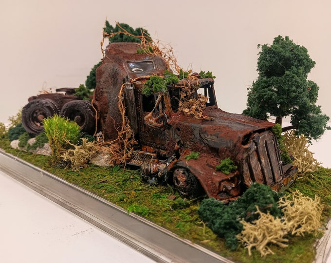 Kenworth W900 Semi Truck 1:43 Diecast Custom DIORAMA Display burned Out ...