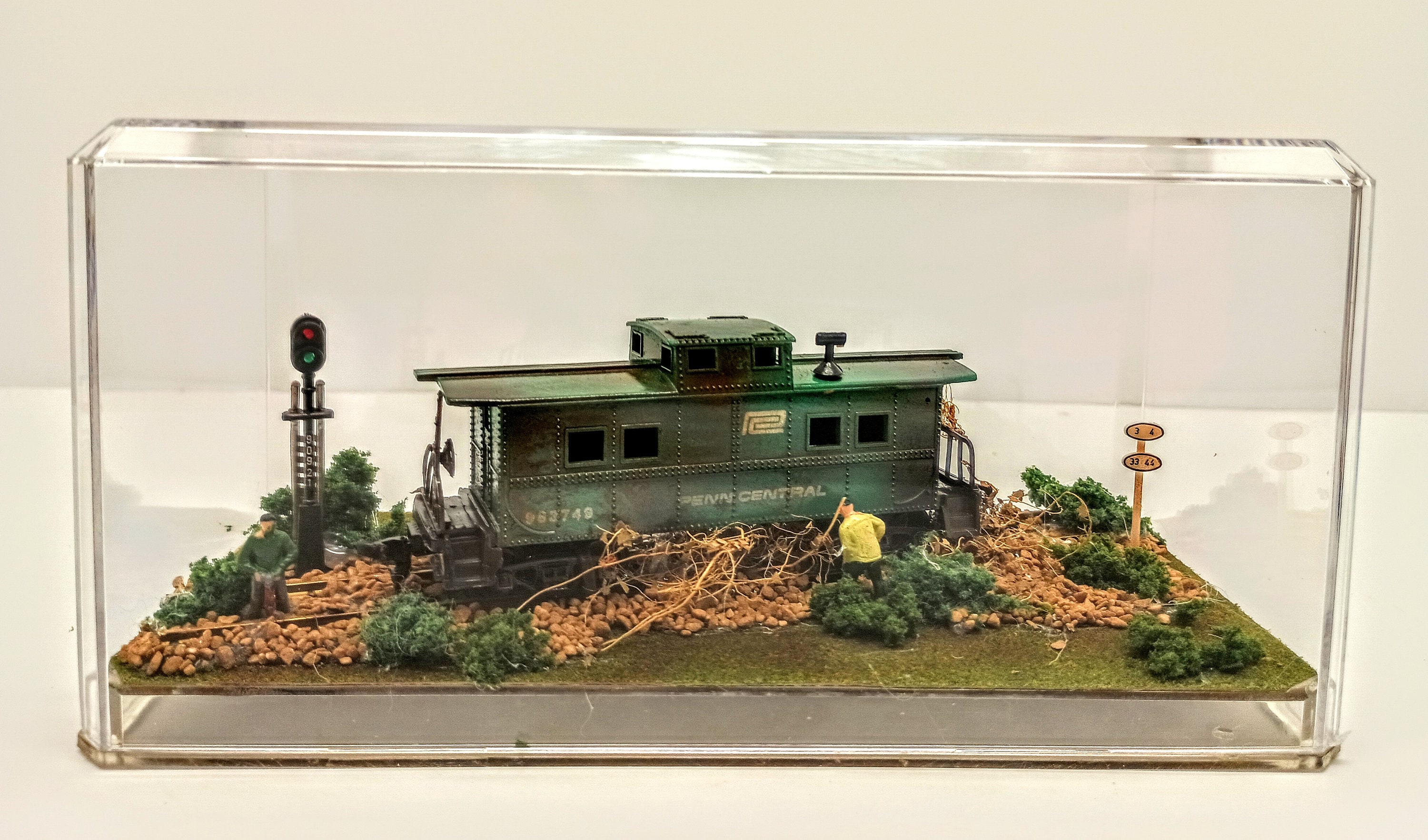 Penn Central Caboose Model Railroad Train HO Scale Custom DIORAMA ...