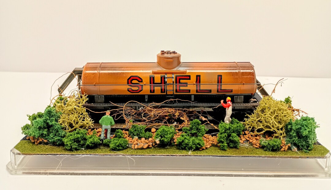 Shell Oil Tanker Car HO Scale Model Train Railroad Custom DIORAMA ...