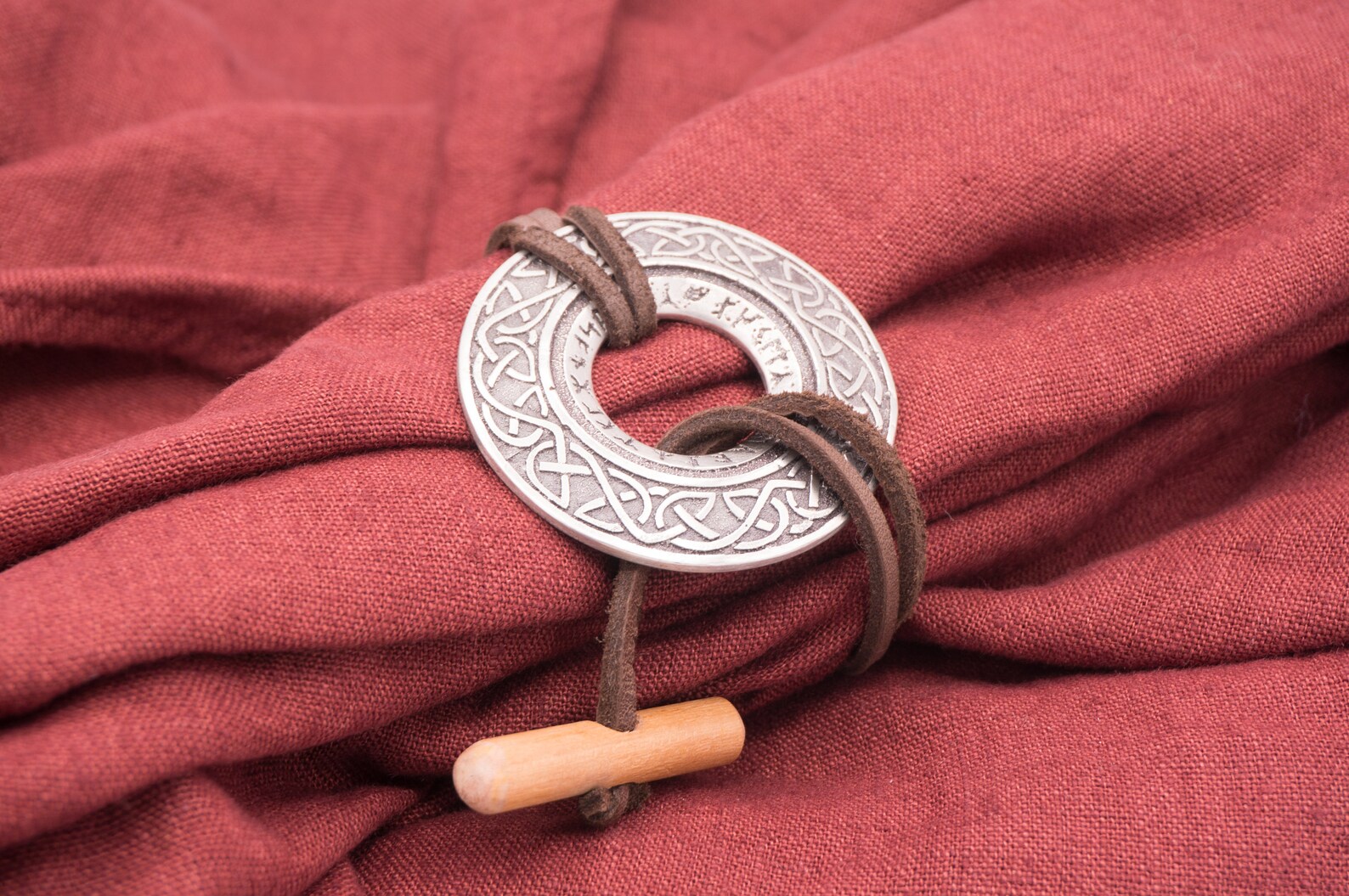 Celtic Medallion / Cloak Tie-back for Renaissance Faire, Renfest, LARP ...