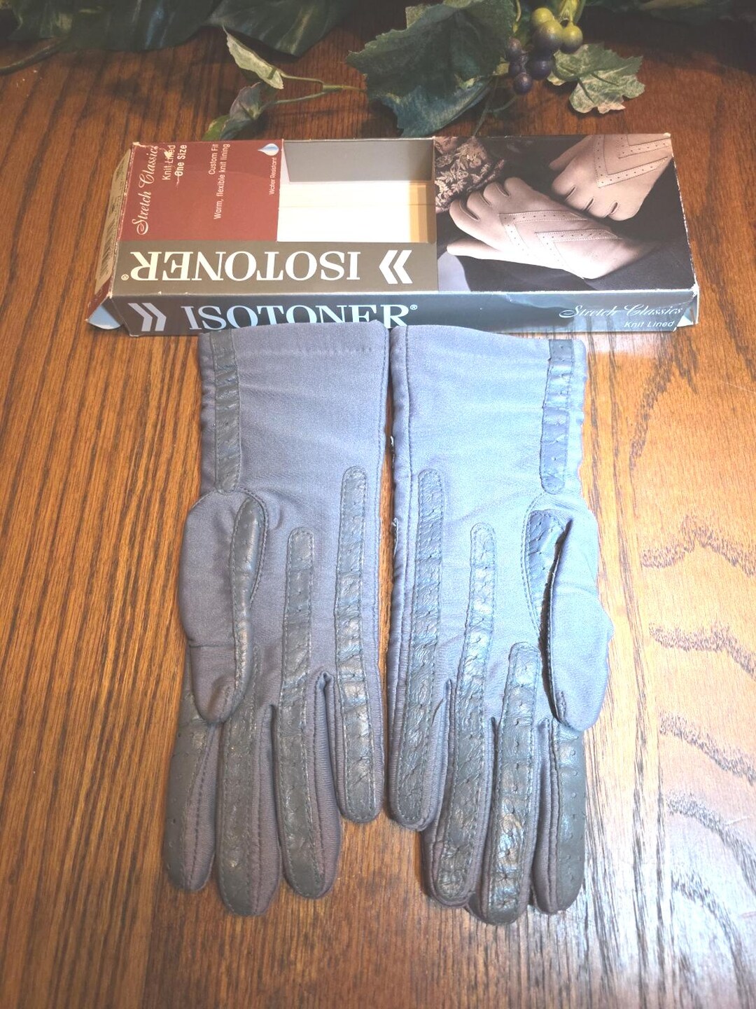 Isotoner Warm Lined Grey Vintage Gloves Stretch Classics Longer Length ...