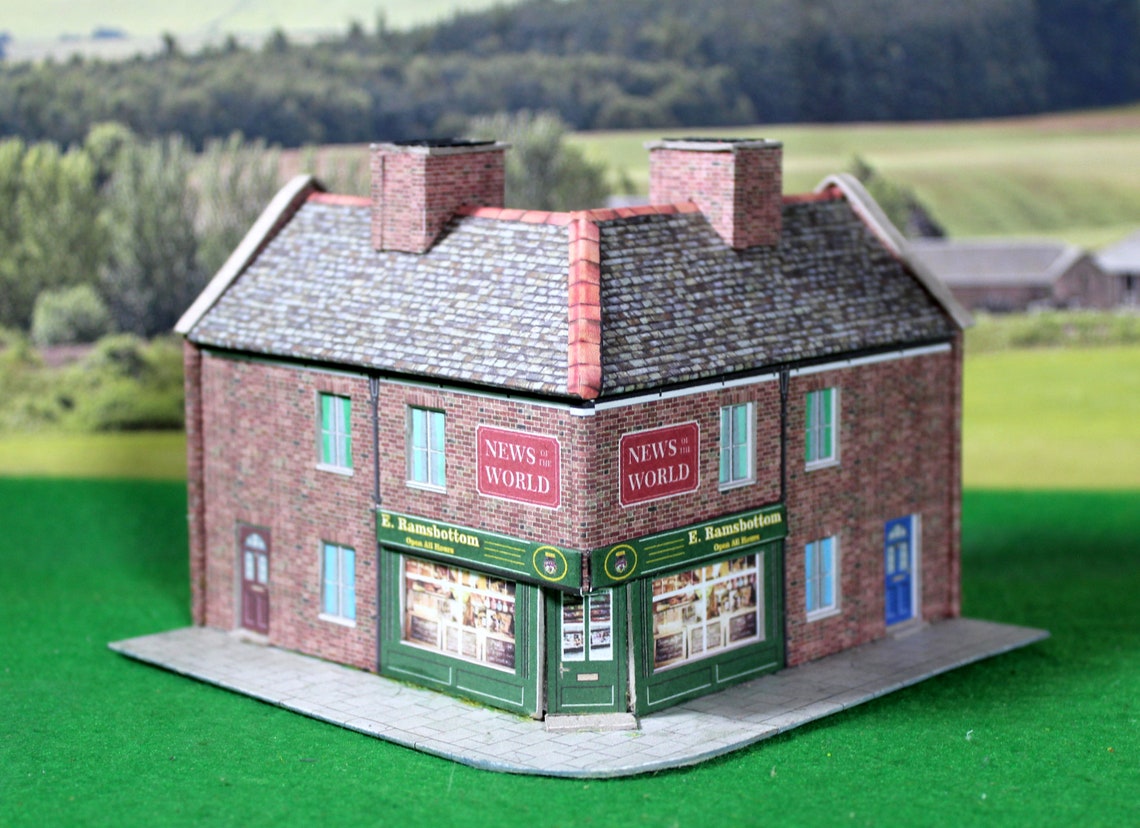 TT:120 Corner Shop Model Building - Etsy UK